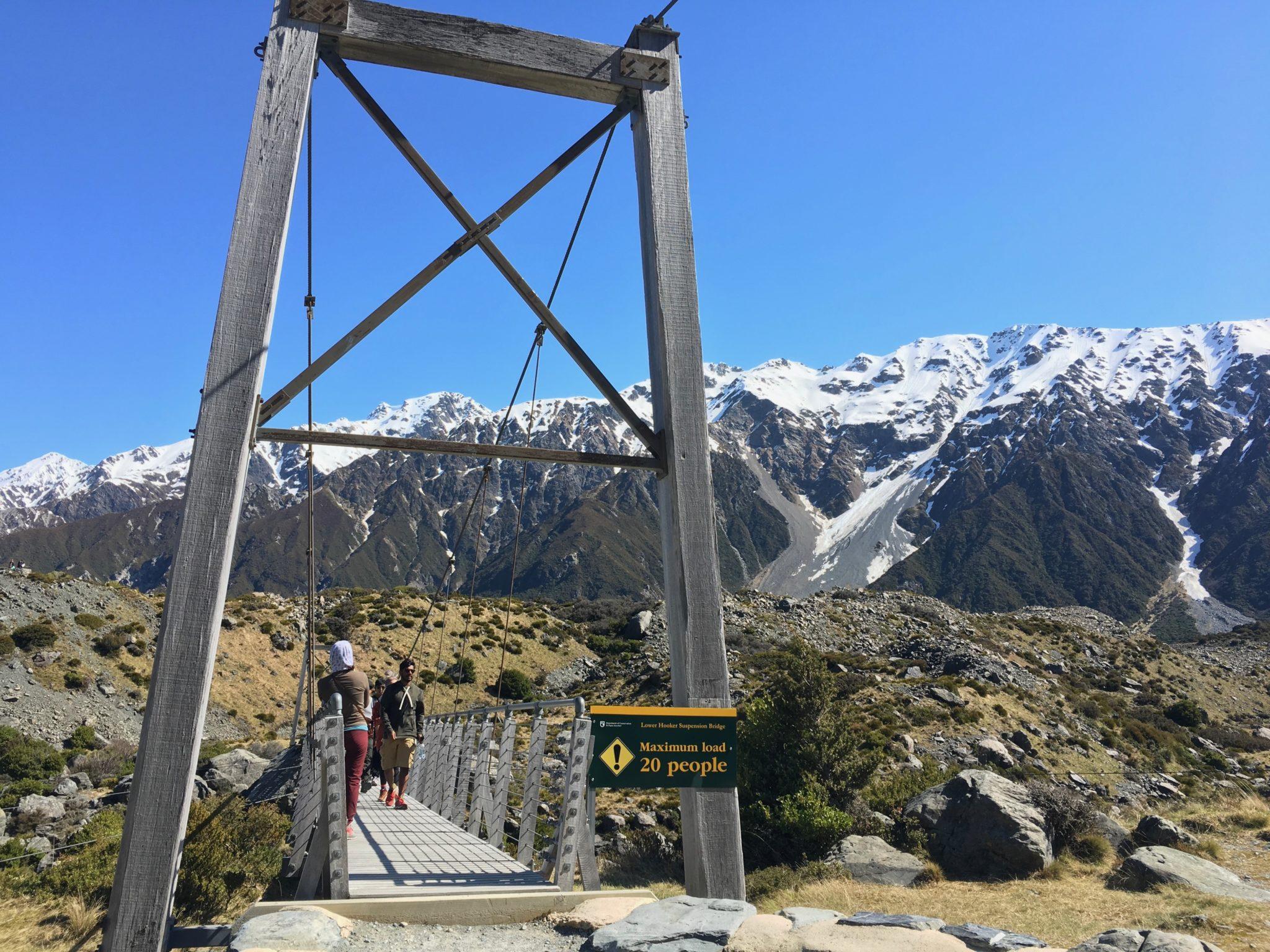 Hooker Valley Track - an easy Mount Cook walk - Sarah Sees The World
