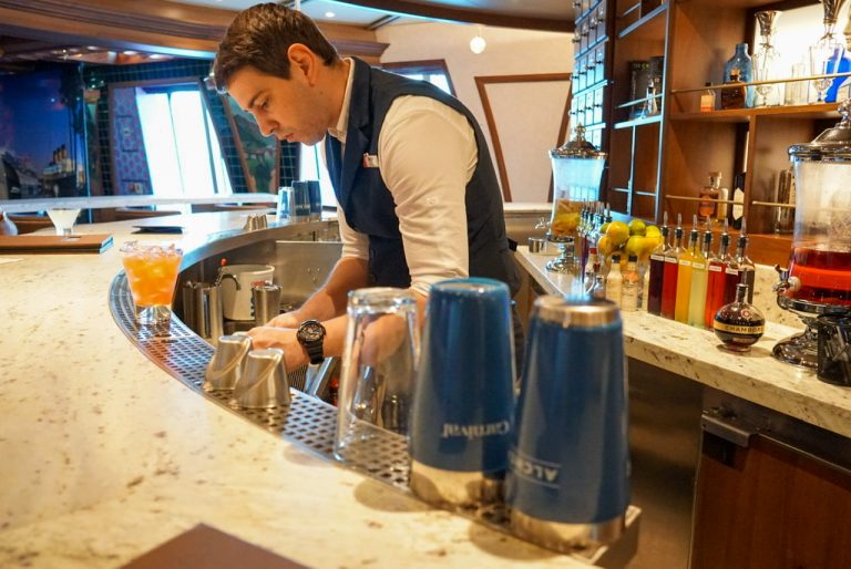 Carnival Splendor in photos - Sarah Sees The World